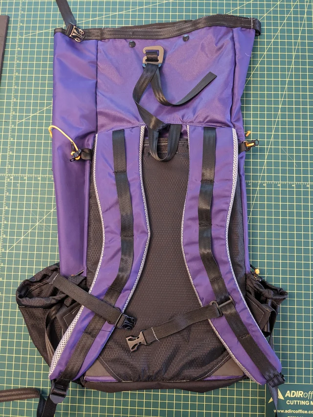 25L Ultralight Day/Commuter Backpack – Prickly Gorse Gear